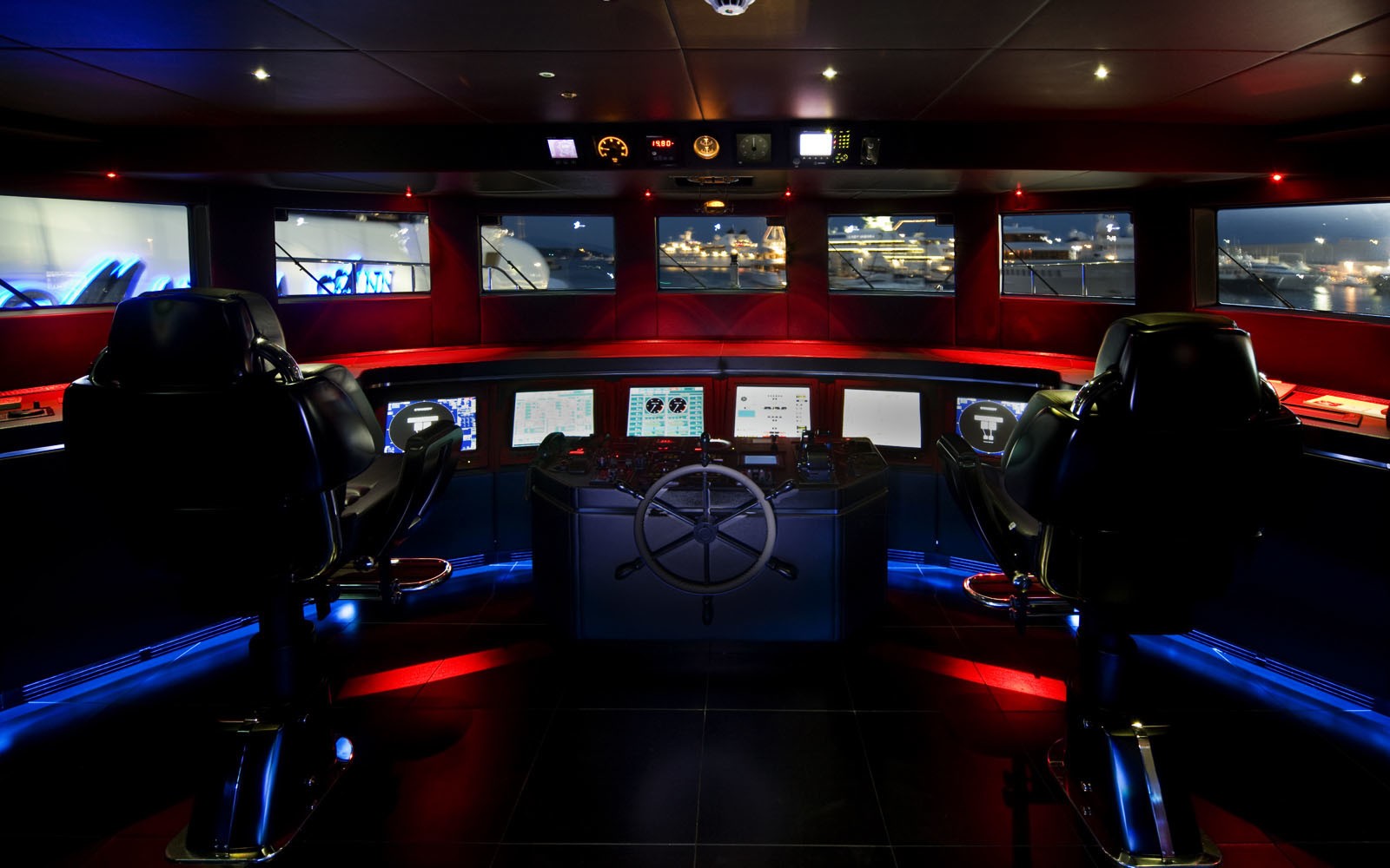 Yacht SEA FORCE ONE, Admiral | CHARTERWORLD Luxury Superyacht Charters